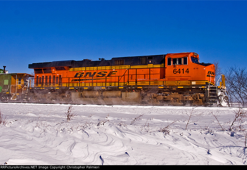BNSF 6414 in "Snow Coach" Service